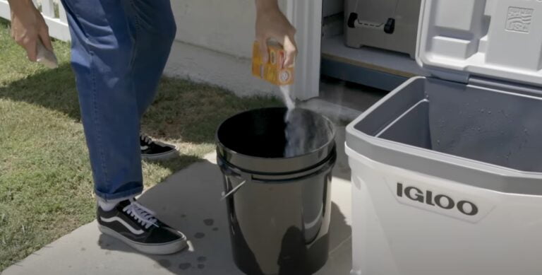 How to Clean a Cooler In 6 Easy Steps - GoCleanGuide.com
