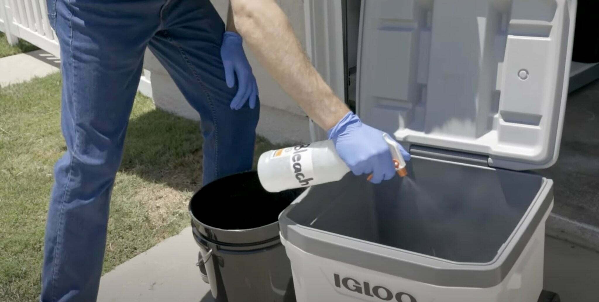 How to Clean a Cooler In 6 Easy Steps - GoCleanGuide.com